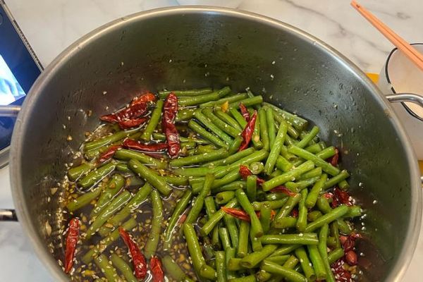 长豆角焯水几分钟可以凉拌_凉拌长豆角焯水时间-第1张图片-山城妙识 长豆角焯水几分钟可以凉拌_凉拌长豆角焯水时间-第1张图片-山城妙识