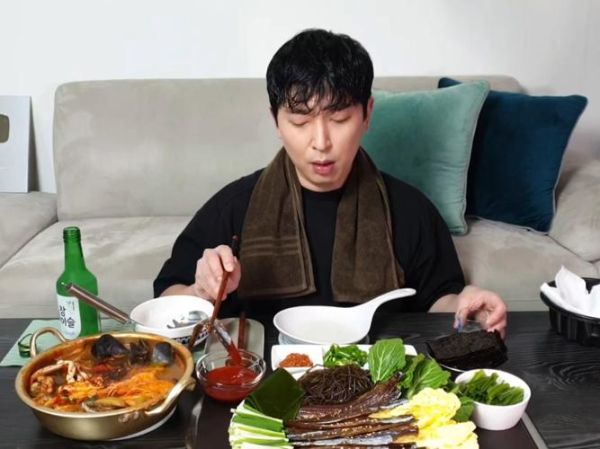 韩国吃货小哥是谁_韩国美食博主推荐-第1张图片-山城妙识