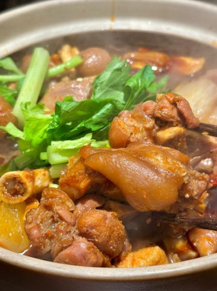 猪蹄怎么炖才烂_炖猪蹄用什么锅最软烂-第1张图片-山城妙识