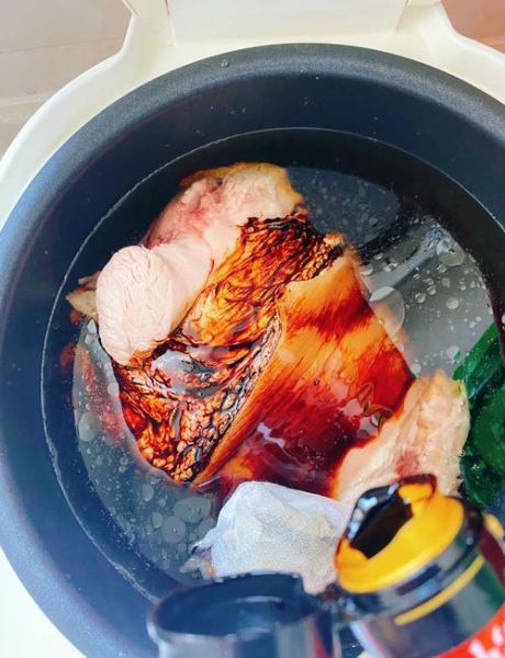 肘子怎么做又烂又好吃还简单_高压锅版懒人做法-第1张图片-山城妙识