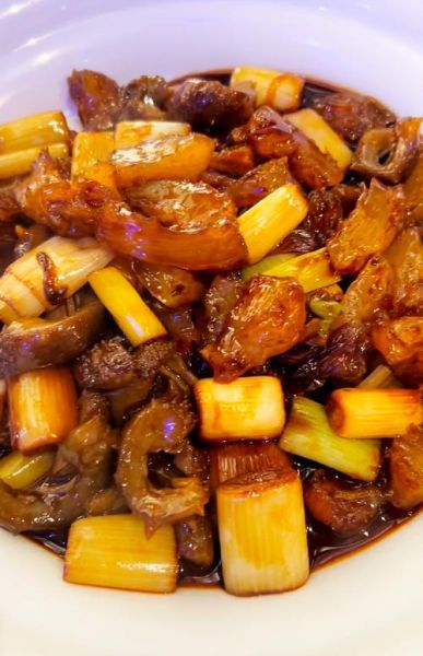 海参烧蹄筋怎么做_海参烧蹄筋的家常做法-第1张图片-山城妙识