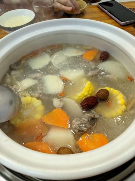 羊排汤怎么炖好吃又简单_羊排汤去腥技巧-第1张图片-山城妙识