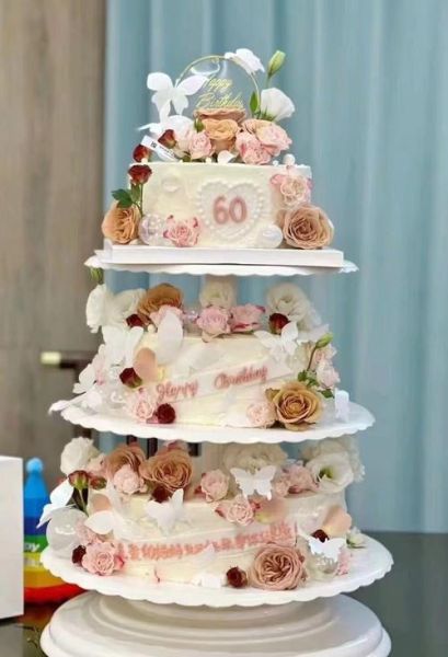 三层蛋糕图片大全大图_三层蛋糕怎么选尺寸-第1张图片-山城妙识