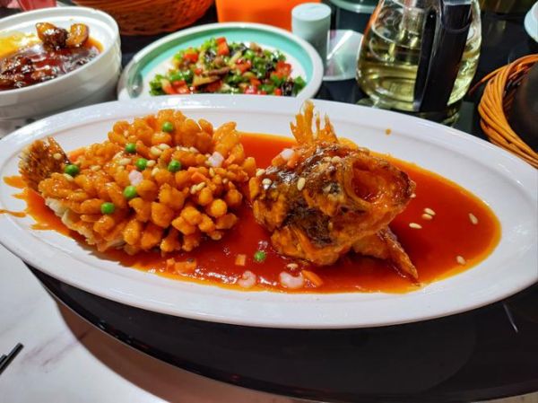 松鼠桂鱼的寓意和象征_松鼠桂鱼代表什么-第3张图片-山城妙识