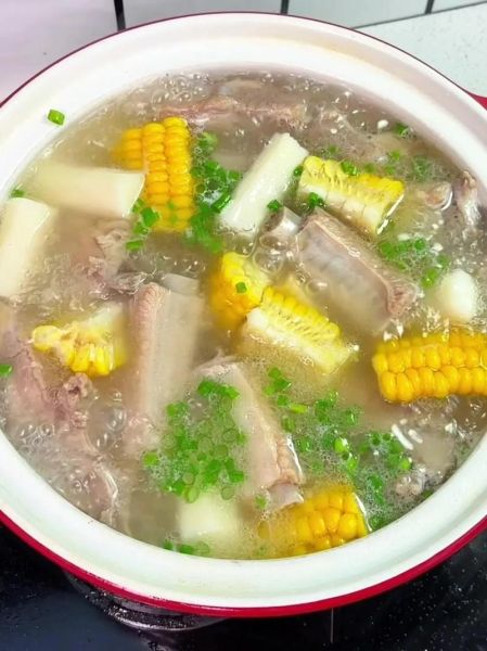 玉米炖排骨的家常做法_玉米炖排骨怎么做好吃-第1张图片-山城妙识