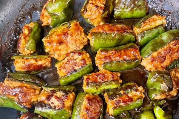 虎皮尖椒怎么做不糊锅_虎皮尖椒怎么炒才够辣-第3张图片-山城妙识 虎皮尖椒怎么做不糊锅_虎皮尖椒怎么炒才够辣-第3张图片-山城妙识