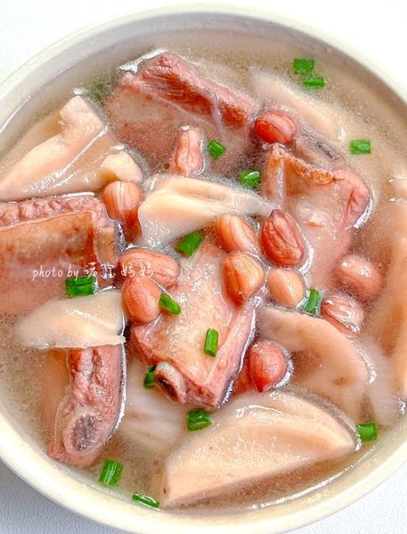 排骨莲藕花生汤的做法_莲藕花生汤怎么炖不黑-第2张图片-山城妙识 排骨莲藕花生汤的做法_莲藕花生汤怎么炖不黑-第2张图片-山城妙识