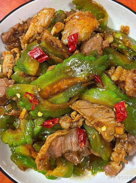 苦瓜炒牛肉怎么做不苦_苦瓜炒牛肉嫩滑窍门-第1张图片-山城妙识