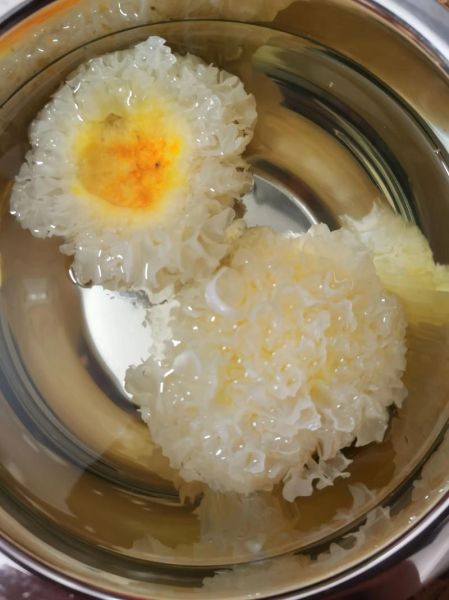 冰糖莲子银耳汤的做法大全_银耳汤怎么煮才出胶-第2张图片-山城妙识 冰糖莲子银耳汤的做法大全_银耳汤怎么煮才出胶-第2张图片-山城妙识