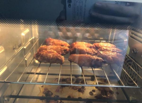 烤鸡翅用烤箱怎么烤_烤箱烤鸡翅温度和时间-第3张图片-山城妙识 烤鸡翅用烤箱怎么烤_烤箱烤鸡翅温度和时间-第3张图片-山城妙识
