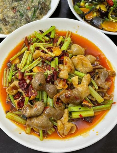 川味火爆肥肠怎么做_肥肠去腥技巧-第1张图片-山城妙识