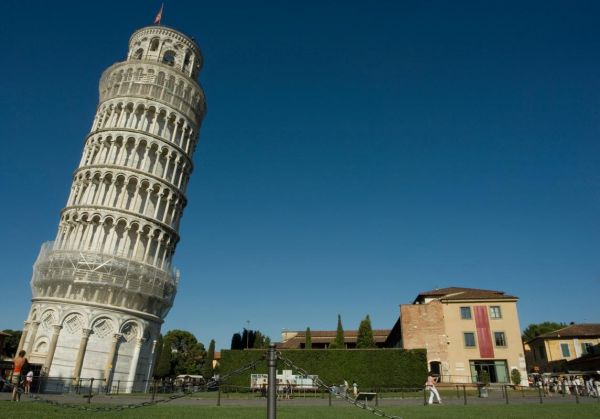 why_is_the_leaning_tower_of_pisa_famous_how_to_visit_pisa_tower-第1张图片-山城妙识
