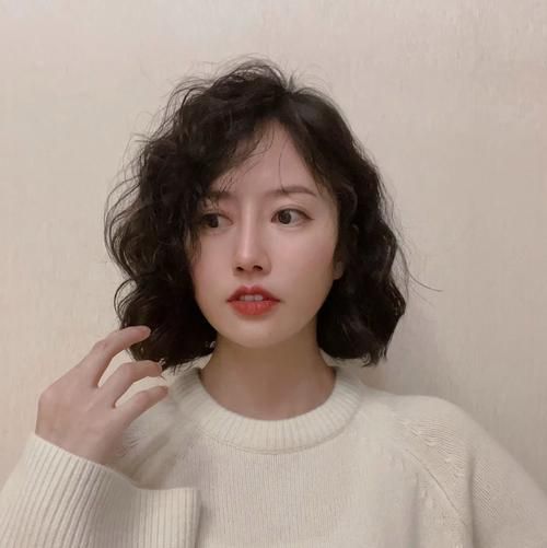 蛋糕卷发型短发怎么烫_适合什么脸型-第2张图片-山城妙识