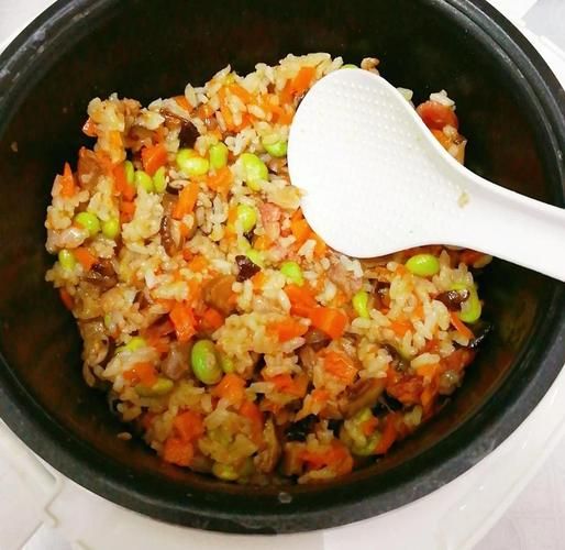 懒人蒸米饭怎么做_电饭锅一键蒸米饭技巧-第3张图片-山城妙识