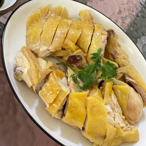 白切鸡家常图片_白切鸡怎么做好吃又嫩-第1张图片-山城妙识