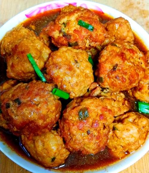 红烧狮子头怎么做_家常红烧狮子头做法-第3张图片-山城妙识 红烧狮子头怎么做_家常红烧狮子头做法-第3张图片-山城妙识