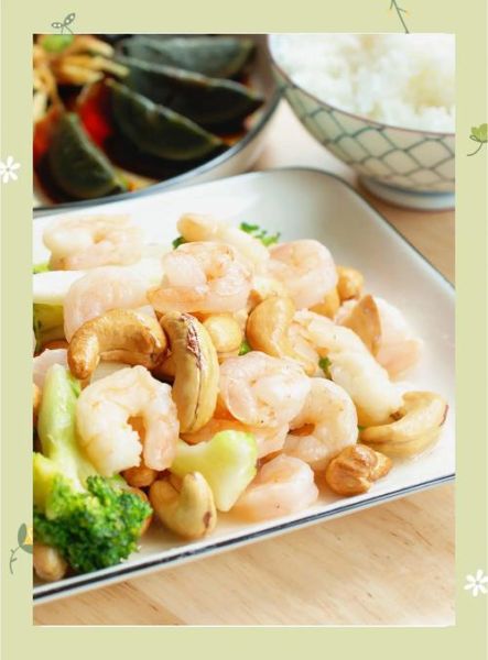 虾仁炒腰果怎么做_虾仁炒腰果需要焯水吗-第2张图片-山城妙识