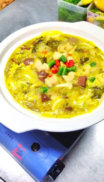 鸭血酸辣汤怎么做_鸭血酸辣汤的家常做法-第1张图片-山城妙识 鸭血酸辣汤怎么做_鸭血酸辣汤的家常做法-第1张图片-山城妙识