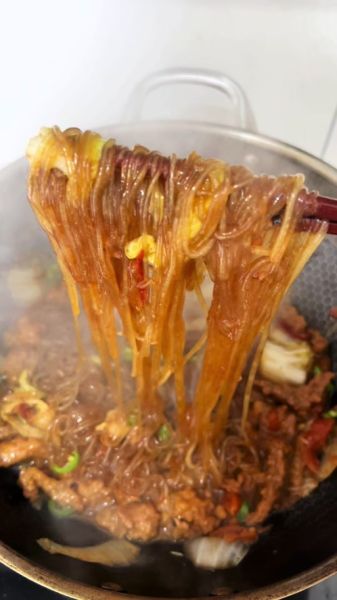 酥肉粉丝汤怎么做_酥肉粉丝汤家常做法-第1张图片-山城妙识