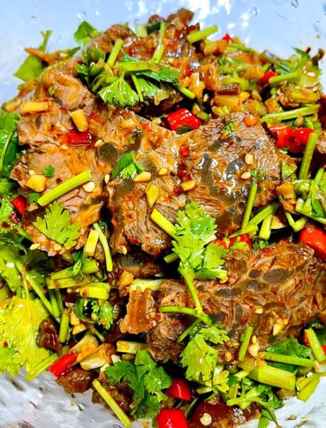 凉拌牛腱子肉怎么做_牛腱子肉焯水多久才嫩-第2张图片-山城妙识