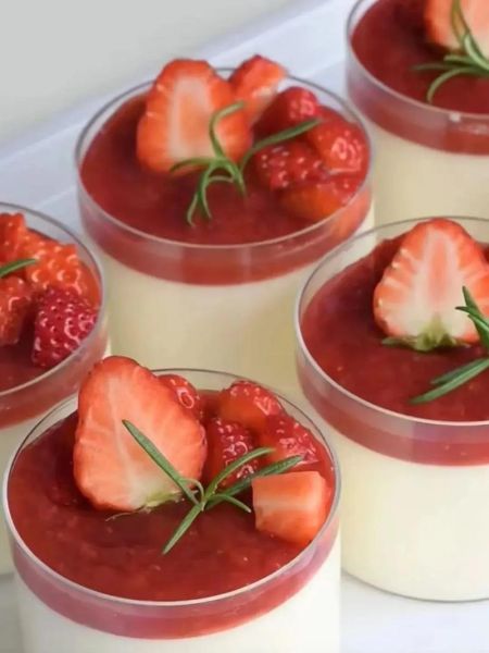 草莓牛奶果冻怎么做_草莓牛奶果冻凝固技巧-第1张图片-山城妙识