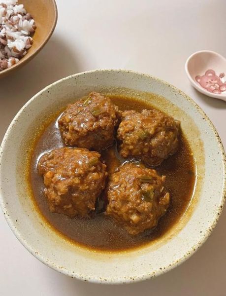 四喜丸子怎么做_饭店四喜丸子配方-第1张图片-山城妙识