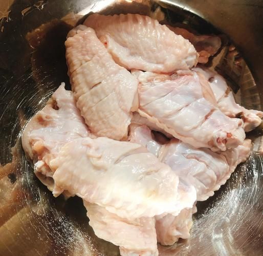 烤鸡翅怎么腌制才入味_烤箱温度时间设置-第3张图片-山城妙识