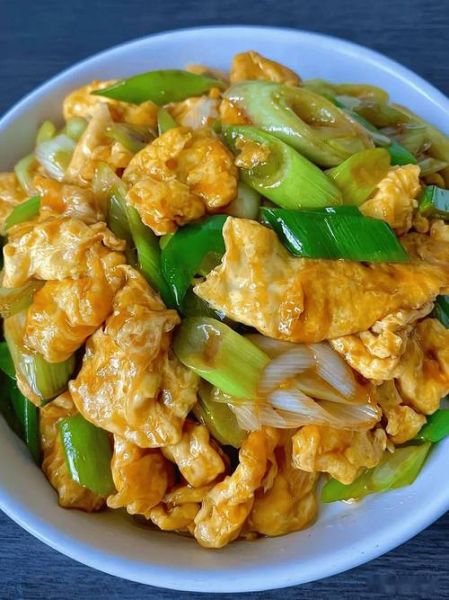 大葱炒鸡蛋怎么做才好吃_鸡蛋嫩滑葱香浓郁的秘诀-第3张图片-山城妙识 大葱炒鸡蛋怎么做才好吃_鸡蛋嫩滑葱香浓郁的秘诀-第3张图片-山城妙识