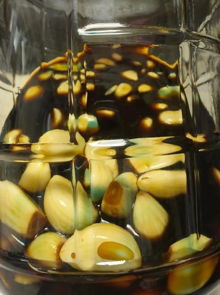 腊八蒜用白米醋能泡吗_白米醋泡腊八蒜的正确方法-第1张图片-山城妙识