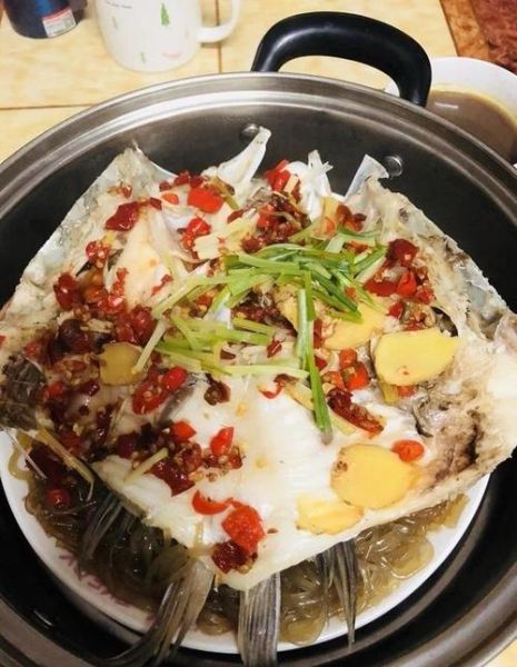 红烧鱼头粉丝怎么做_家常红烧鱼头粉丝窍门-第3张图片-山城妙识