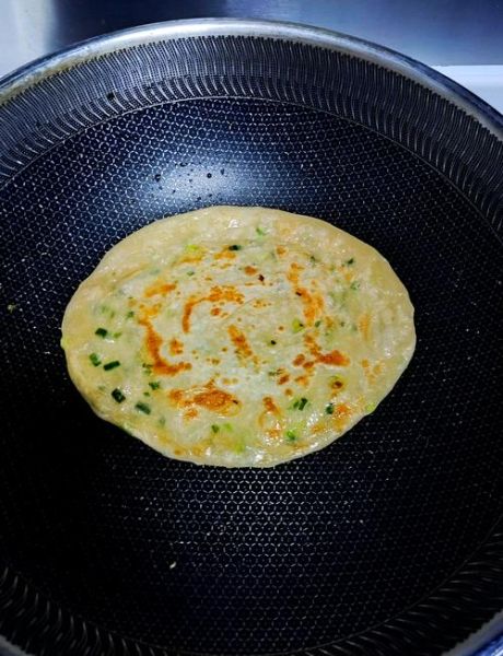 葱花饼怎么做又松又软_葱花饼蓬松秘诀-第1张图片-山城妙识