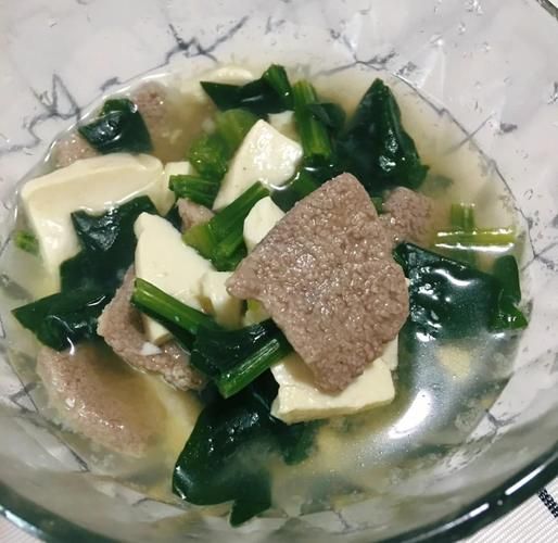 菠菜熬豆腐怎么做_菠菜熬豆腐的家常做法-第1张图片-山城妙识