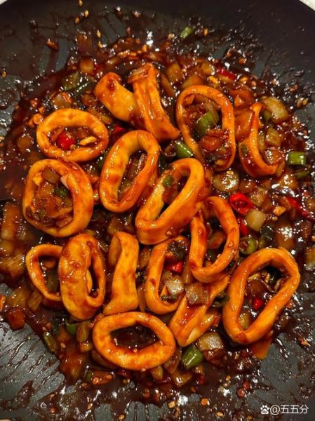 洋葱炒鱿鱼圈怎么做_洋葱炒鱿鱼圈的家常做法-第2张图片-山城妙识