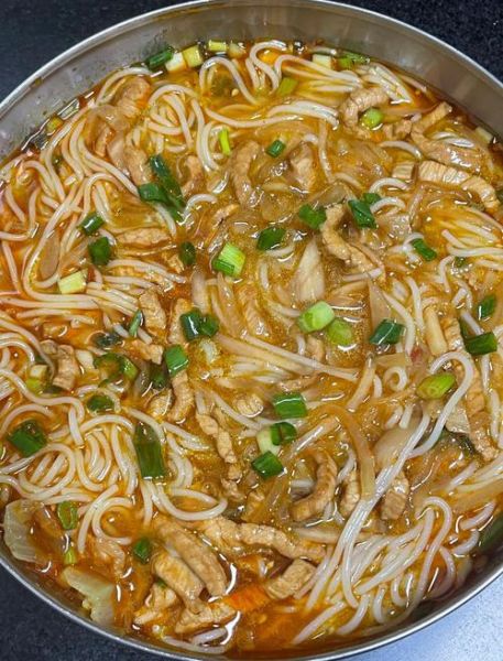 肉丝面条怎么做好吃_肉丝面条做法大全窍门-第2张图片-山城妙识