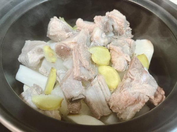 山药白萝卜排骨汤怎么做_山药白萝卜排骨汤的功效-第3张图片-山城妙识 山药白萝卜排骨汤怎么做_山药白萝卜排骨汤的功效-第3张图片-山城妙识