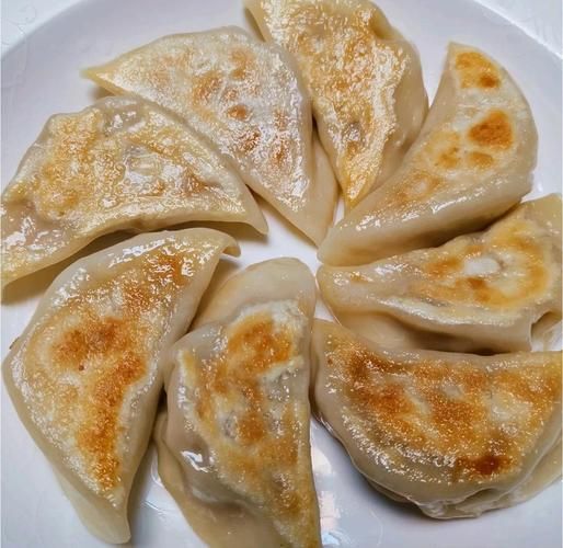 鸡蛋锅贴饺子怎么做_鸡蛋锅贴饺子皮怎么和面-第3张图片-山城妙识