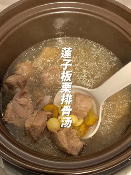 排骨炖莲子怎么做_莲子炖排骨需要焯水吗-第2张图片-山城妙识 排骨炖莲子怎么做_莲子炖排骨需要焯水吗-第2张图片-山城妙识