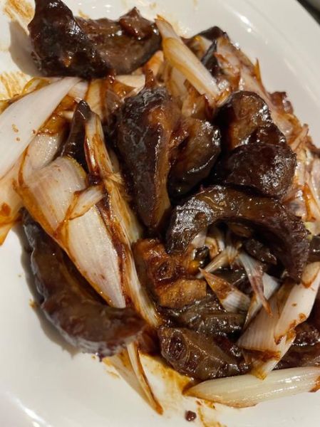 葱烧海参怎么做_正宗鲁味关键在哪-第3张图片-山城妙识