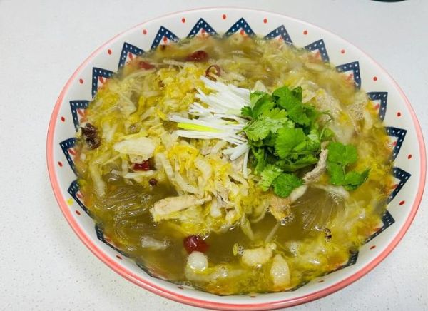 酸菜粉条炖肉怎么做_酸菜粉条炖肉的家常做法-第1张图片-山城妙识