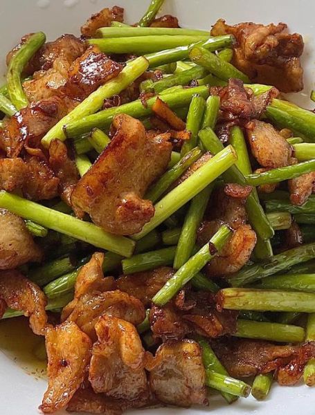 蒜苔炒肉用什么肉最好_猪里脊还是五花肉-第2张图片-山城妙识