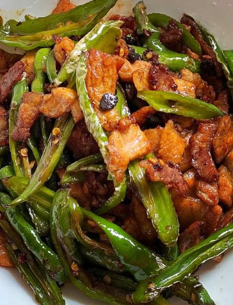 五花肉炒青椒怎么做_五花肉炒青椒怎么做好吃-第1张图片-山城妙识 五花肉炒青椒怎么做_五花肉炒青椒怎么做好吃-第1张图片-山城妙识