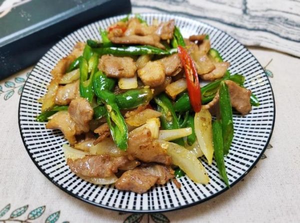 洋葱炒回锅肉怎么做_回锅肉用洋葱还是青椒-第3张图片-山城妙识 洋葱炒回锅肉怎么做_回锅肉用洋葱还是青椒-第3张图片-山城妙识