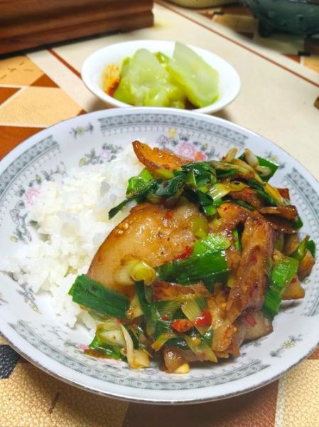 回锅肉盖饭图片大全_回锅肉盖饭怎么做-第1张图片-山城妙识