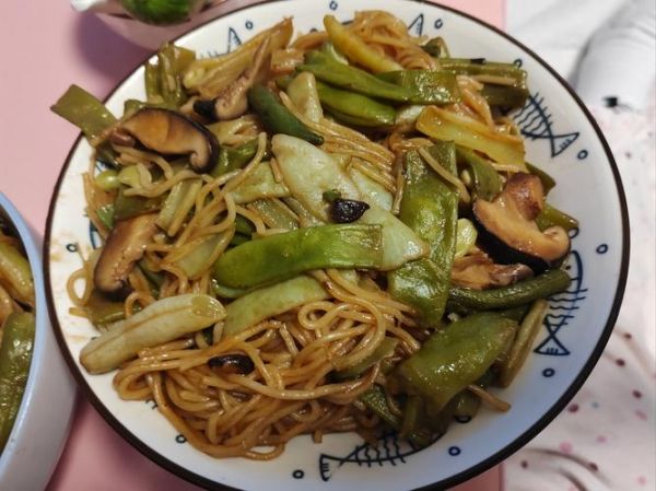 扁豆焖面面条用先蒸吗_扁豆焖面面条要不要先蒸-第2张图片-山城妙识