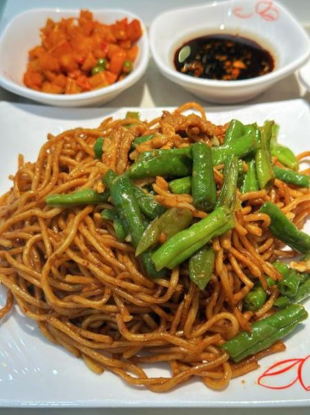 扁豆焖面面条用先蒸吗_扁豆焖面面条要不要先蒸-第3张图片-山城妙识