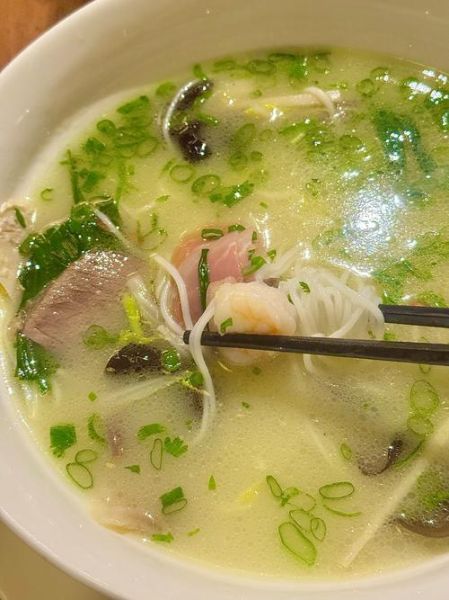 家常清汤米线怎么做_清汤米线汤底配方-第2张图片-山城妙识