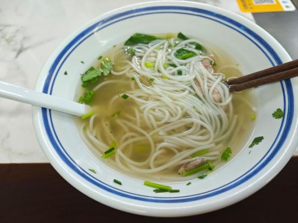 家常清汤米线怎么做_清汤米线汤底配方-第3张图片-山城妙识