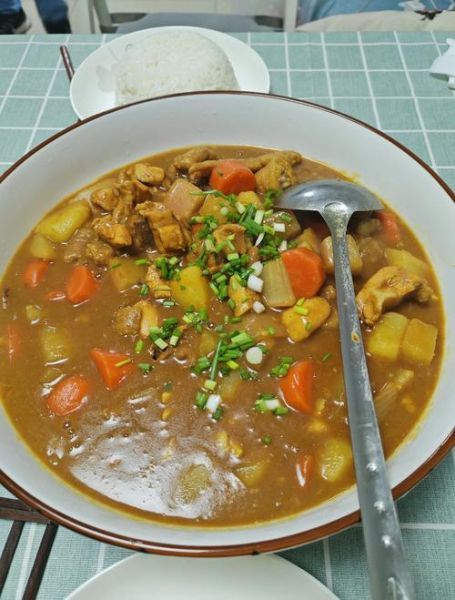 咖喱鸡块怎么烧_咖喱鸡块家常做法-第1张图片-山城妙识