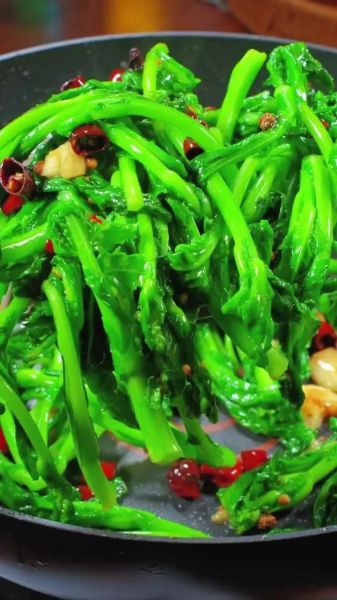 素炒油菜怎么炒好吃_油菜炒多久才脆嫩-第3张图片-山城妙识