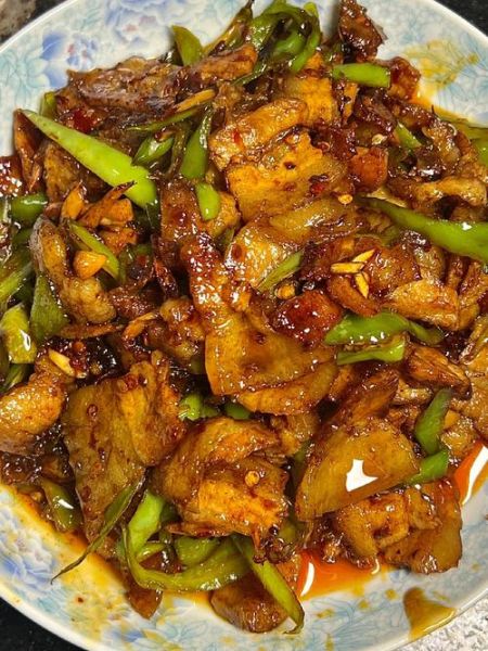 爆炒五花肉需要焯水吗_焯水后口感会变差吗-第1张图片-山城妙识 爆炒五花肉需要焯水吗_焯水后口感会变差吗-第1张图片-山城妙识